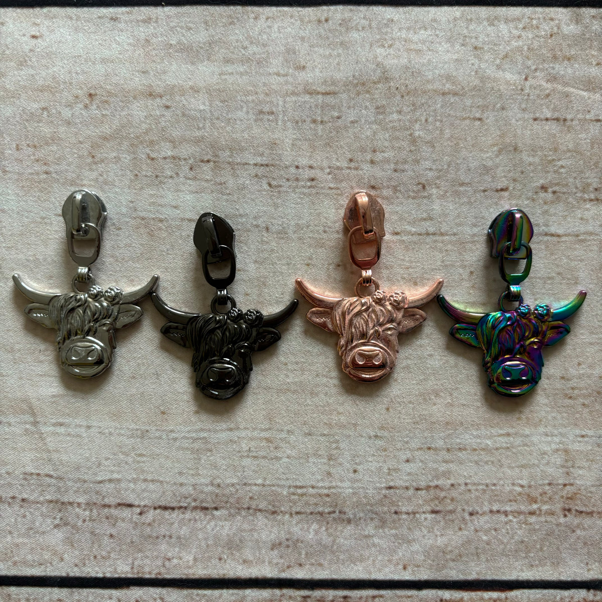 Highland cow #5 zipper pull| Glitterbugfairy